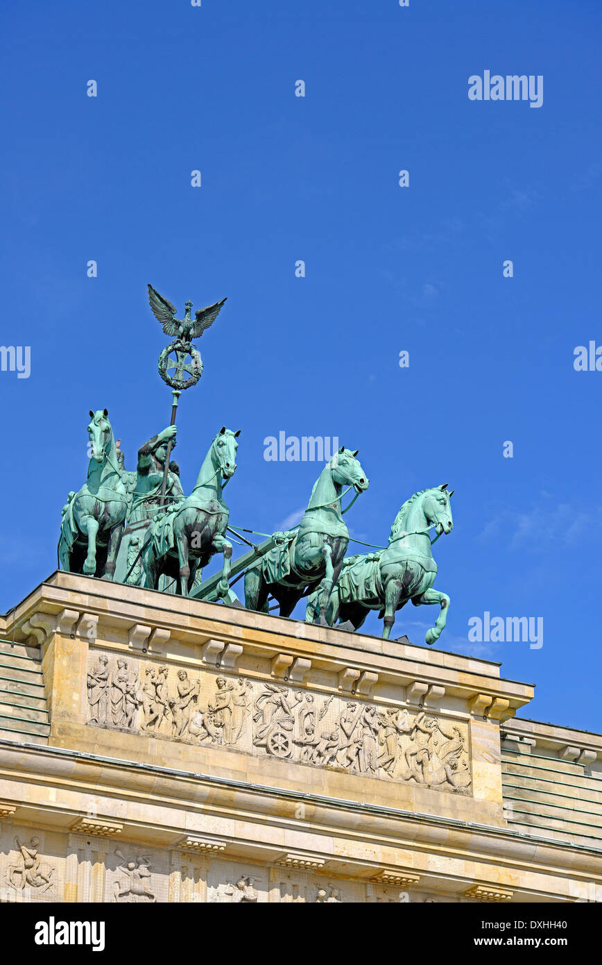 Berlin brandenburger tor quadriga travel hi-res stock photography and images - Alamy