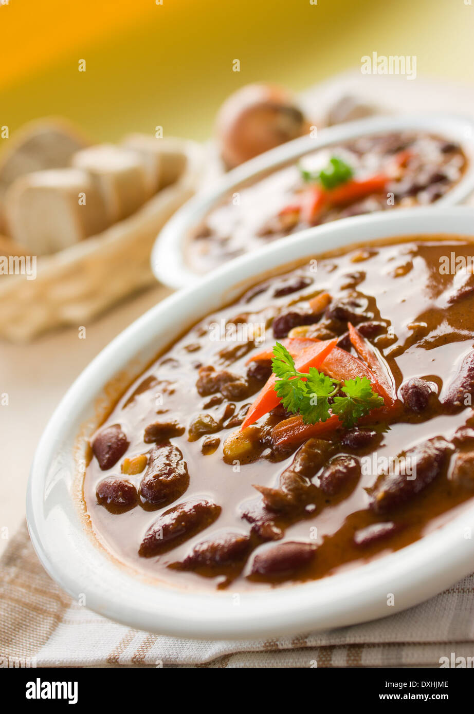 Chili con carne. Mexican bean soup Stock Photo - Alamy