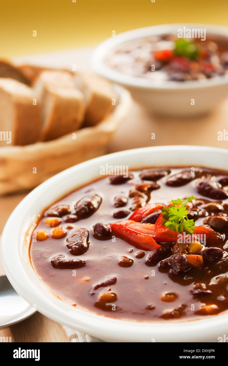 Chili con carne. Mexican bean soup Stock Photo - Alamy