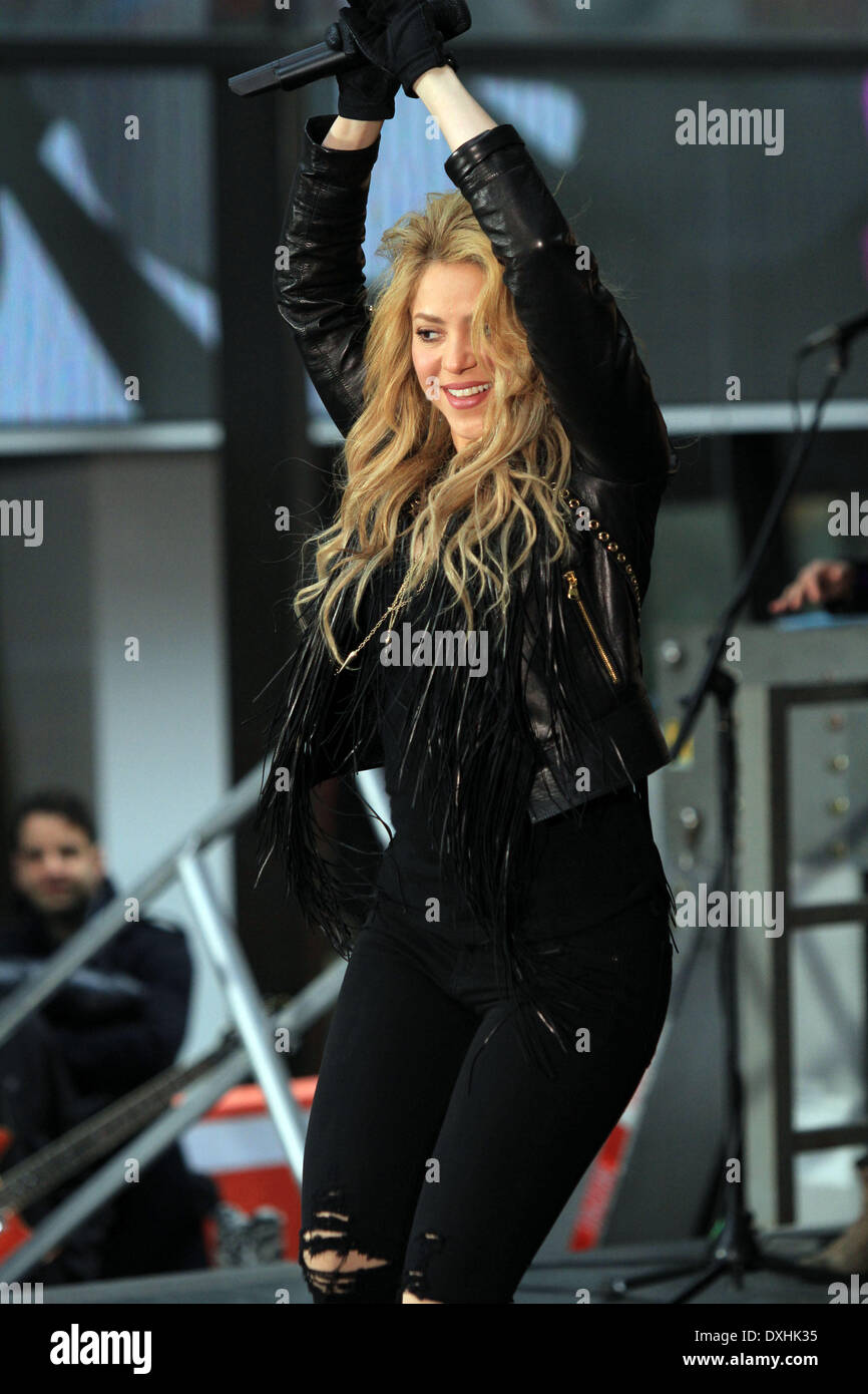 New York, NY, USA. 26th March, 2014. Shakira performs on the Plaza at ...