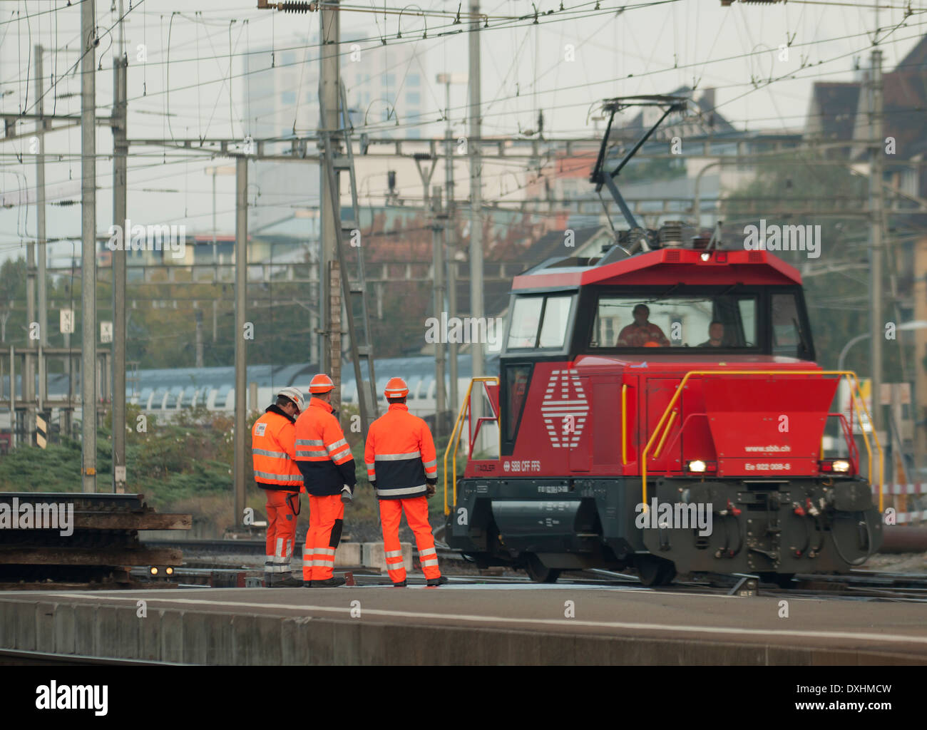 Shunting signal hi-res stock photography and images - Alamy