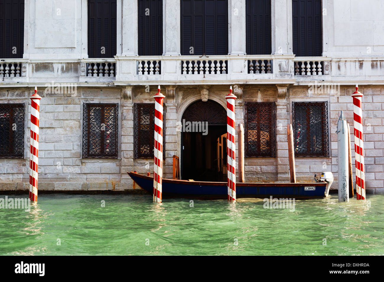 Red striped gondola pole in hi-res stock photography and images - Alamy