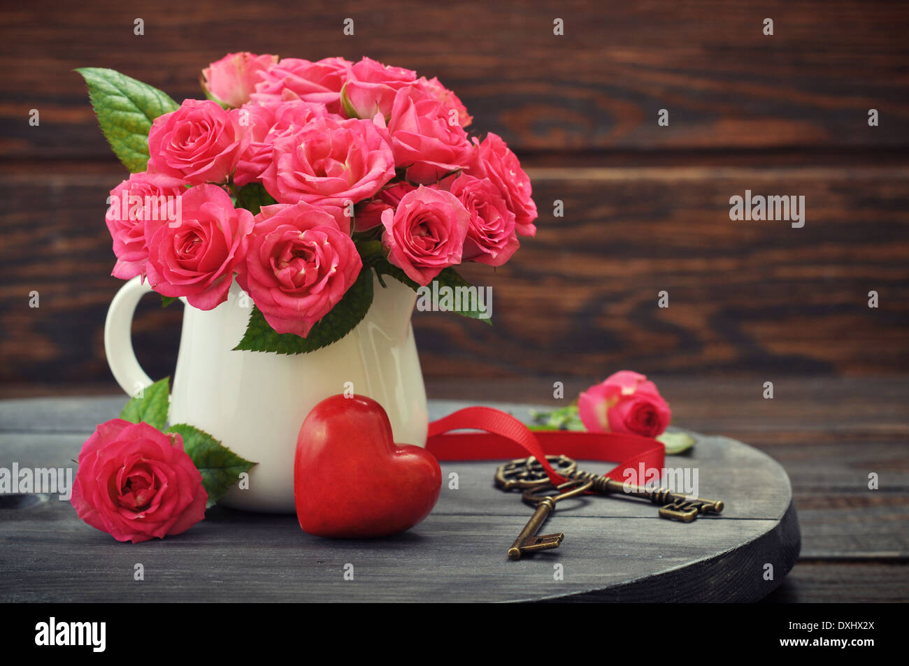 Rose heart bouquet hi-res stock photography and images - Alamy
