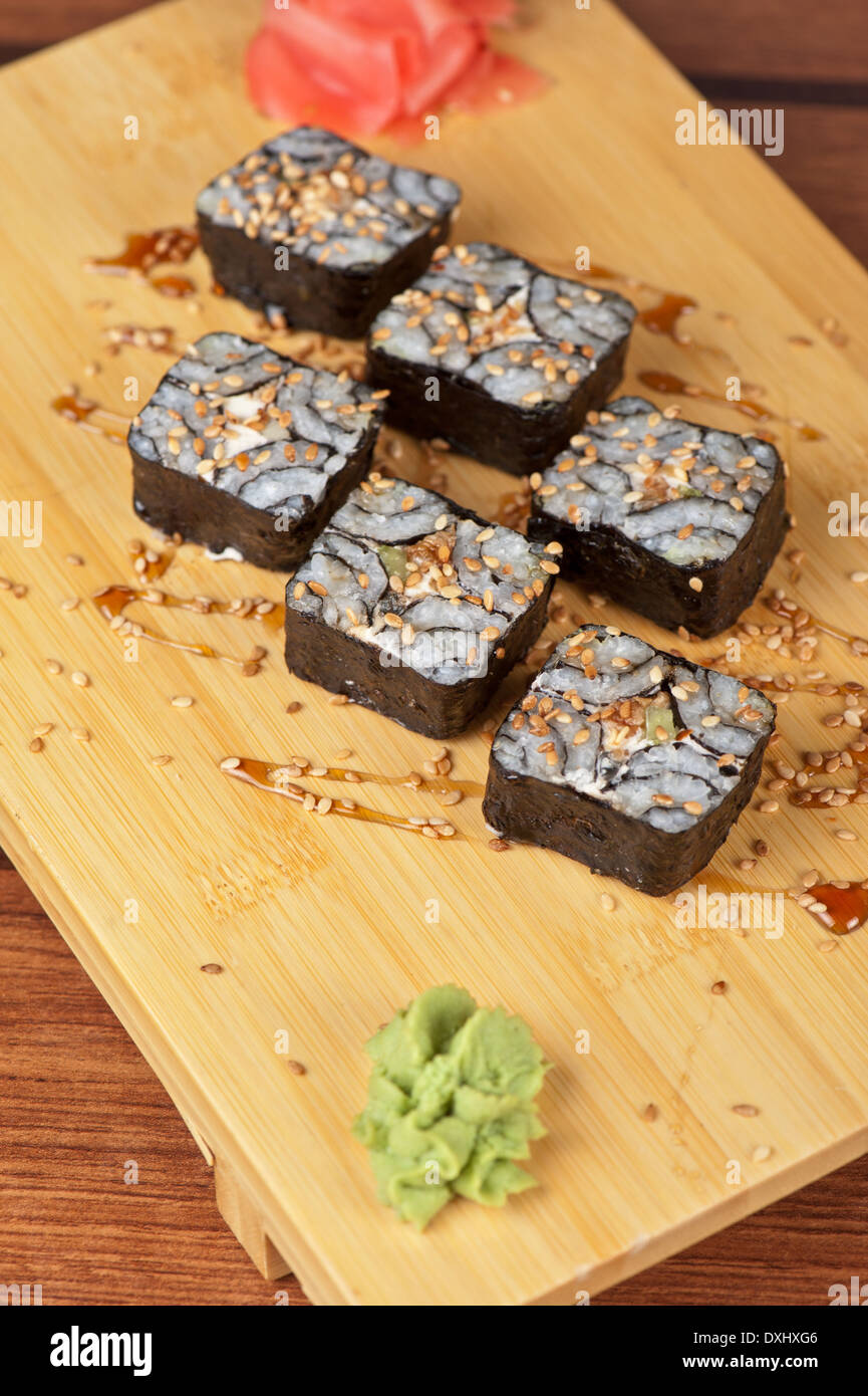 sesame sushi rolls Stock Photo - Alamy