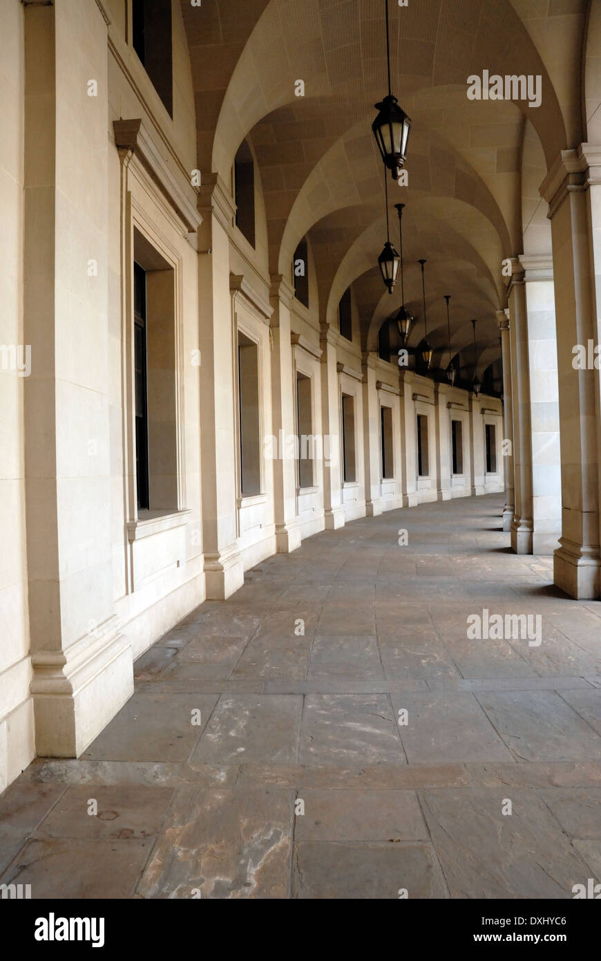 Curved ceilings hi-res stock photography and images - Alamy