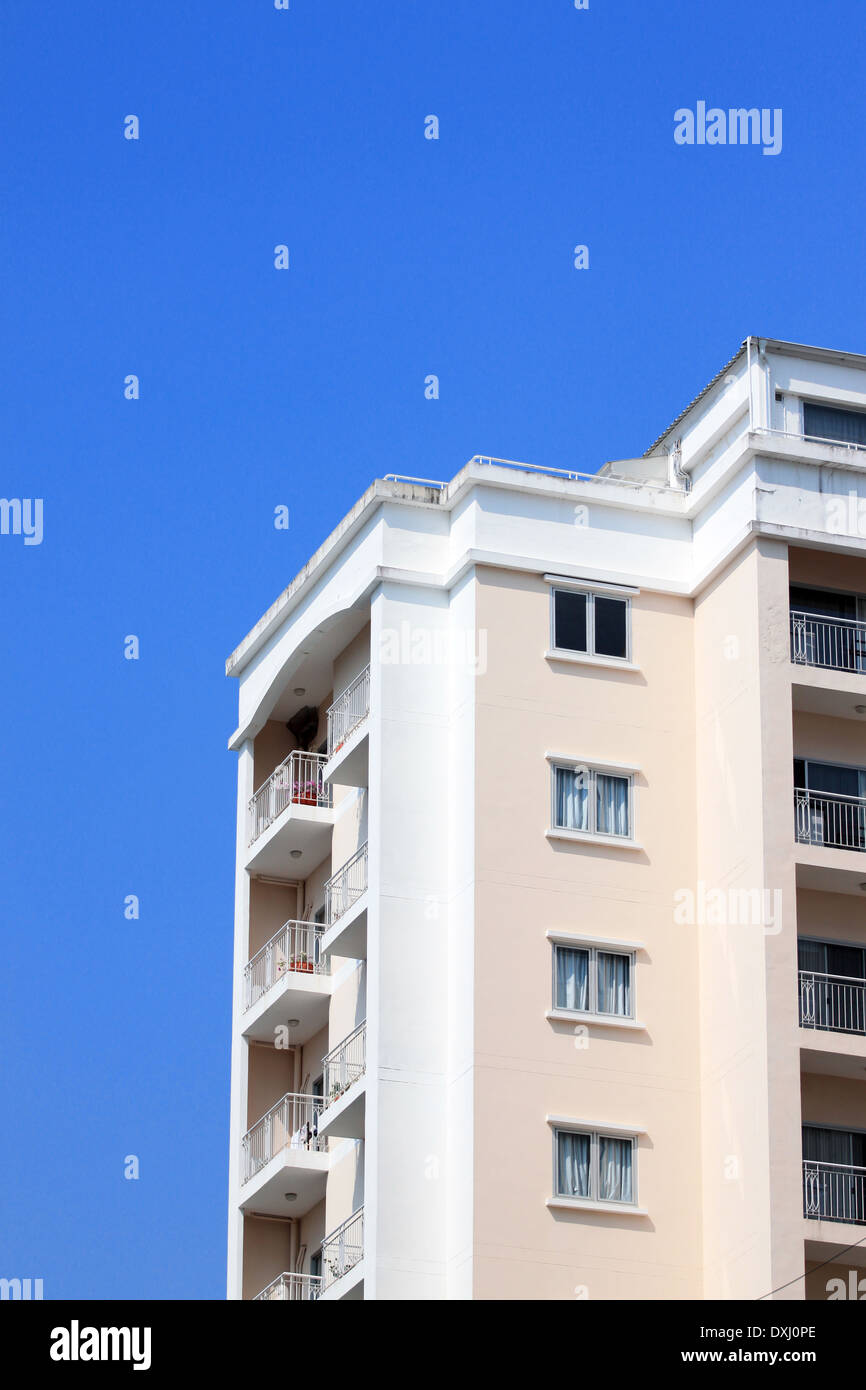 Corporate building on blue hi-res stock photography and images - Alamy