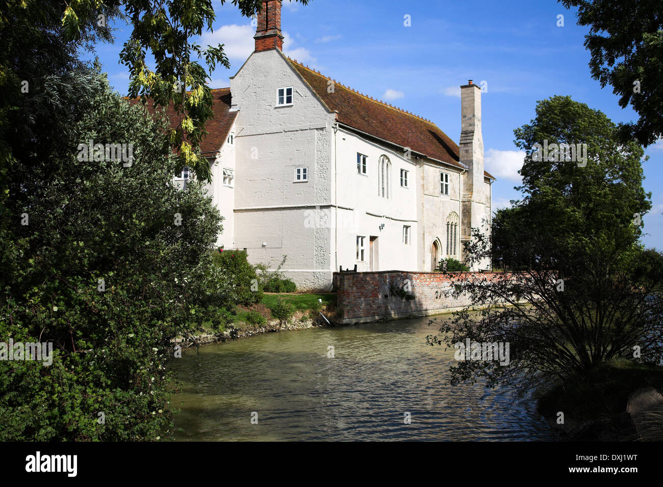 Moated farmhouse hi-res stock photography and images - Alamy