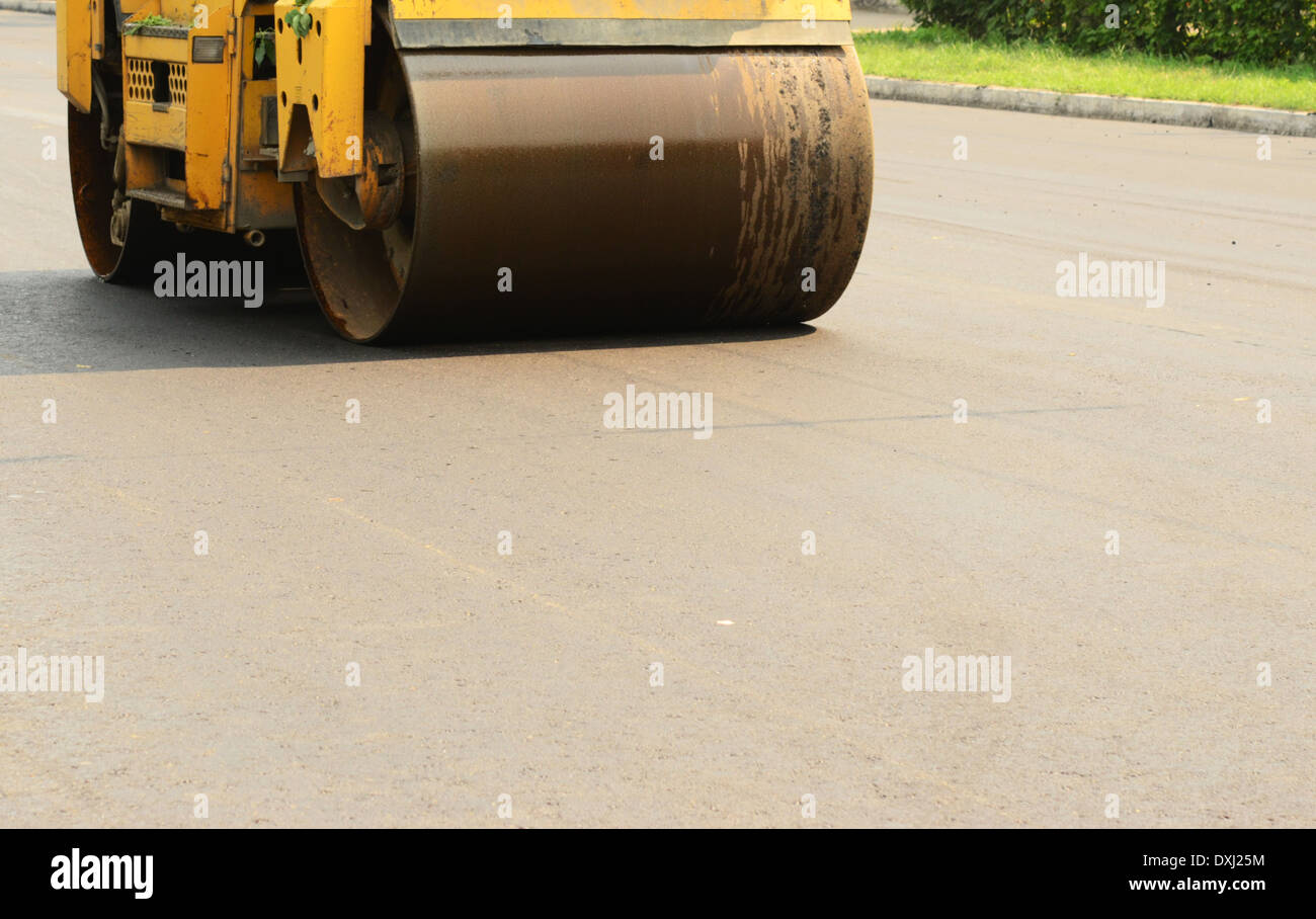 road roller and new asphalt Stock Photo - Alamy