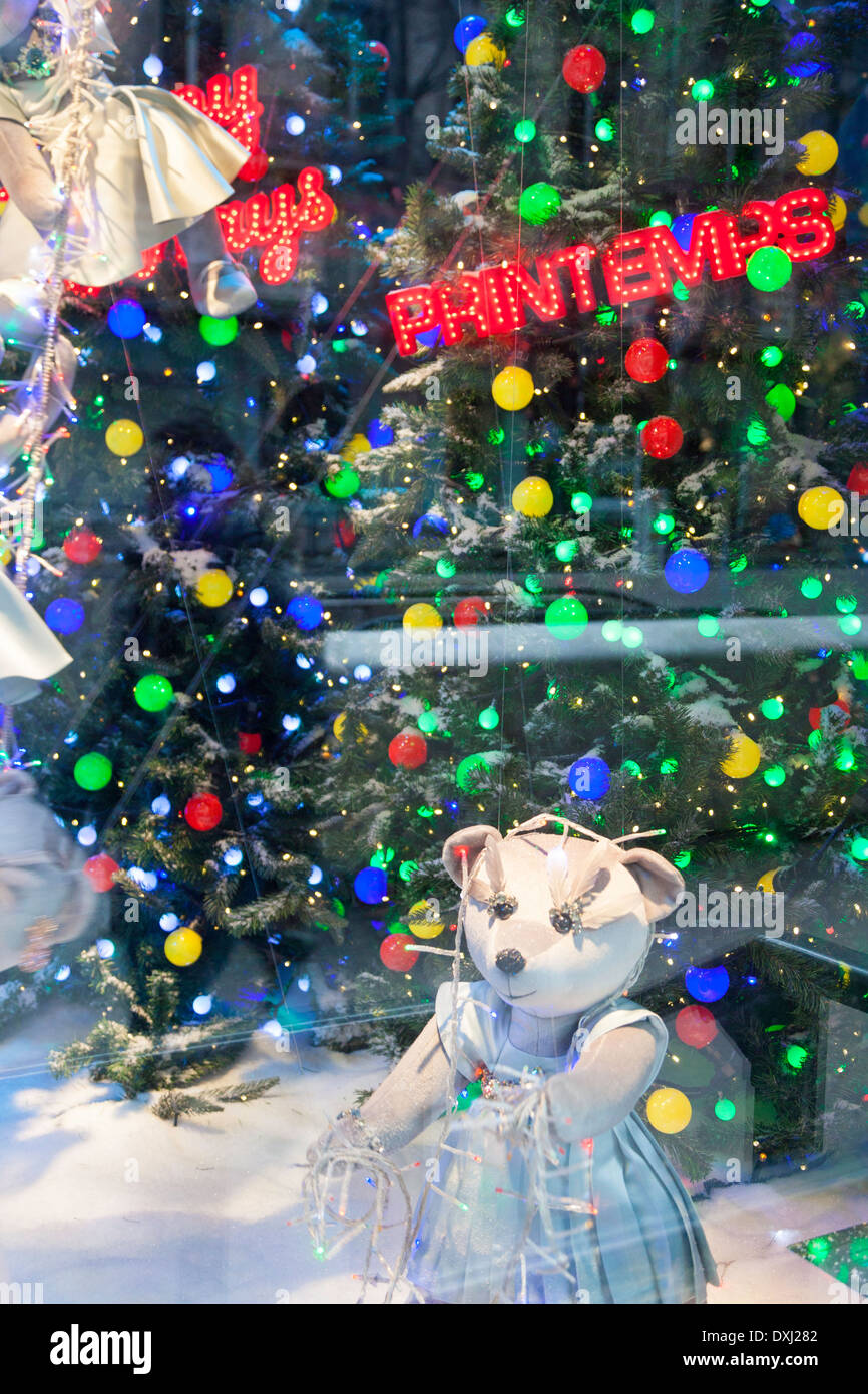 Department store window display hi-res stock photography and images - Alamy