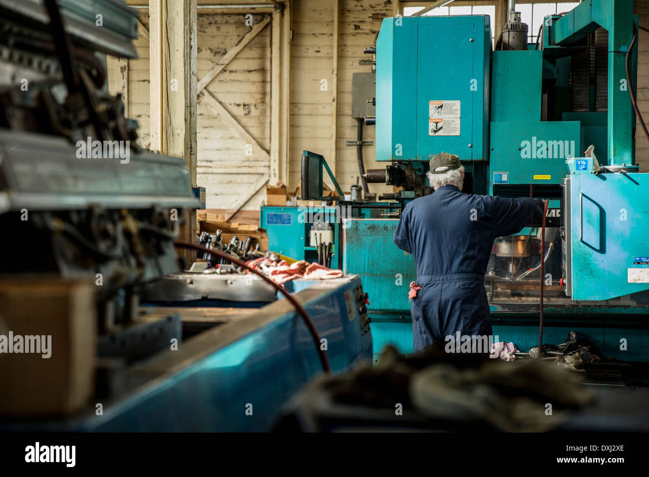 Machinery equipment senior man hi-res stock photography and images - Alamy