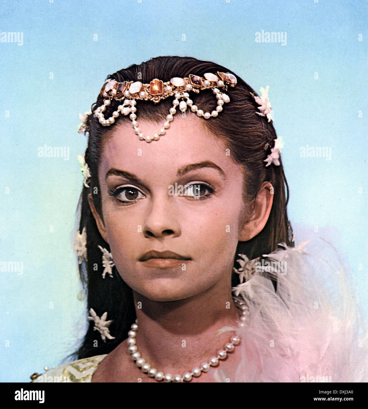 Genevieve bujold anne boleyn hi-res stock photography and images - Alamy