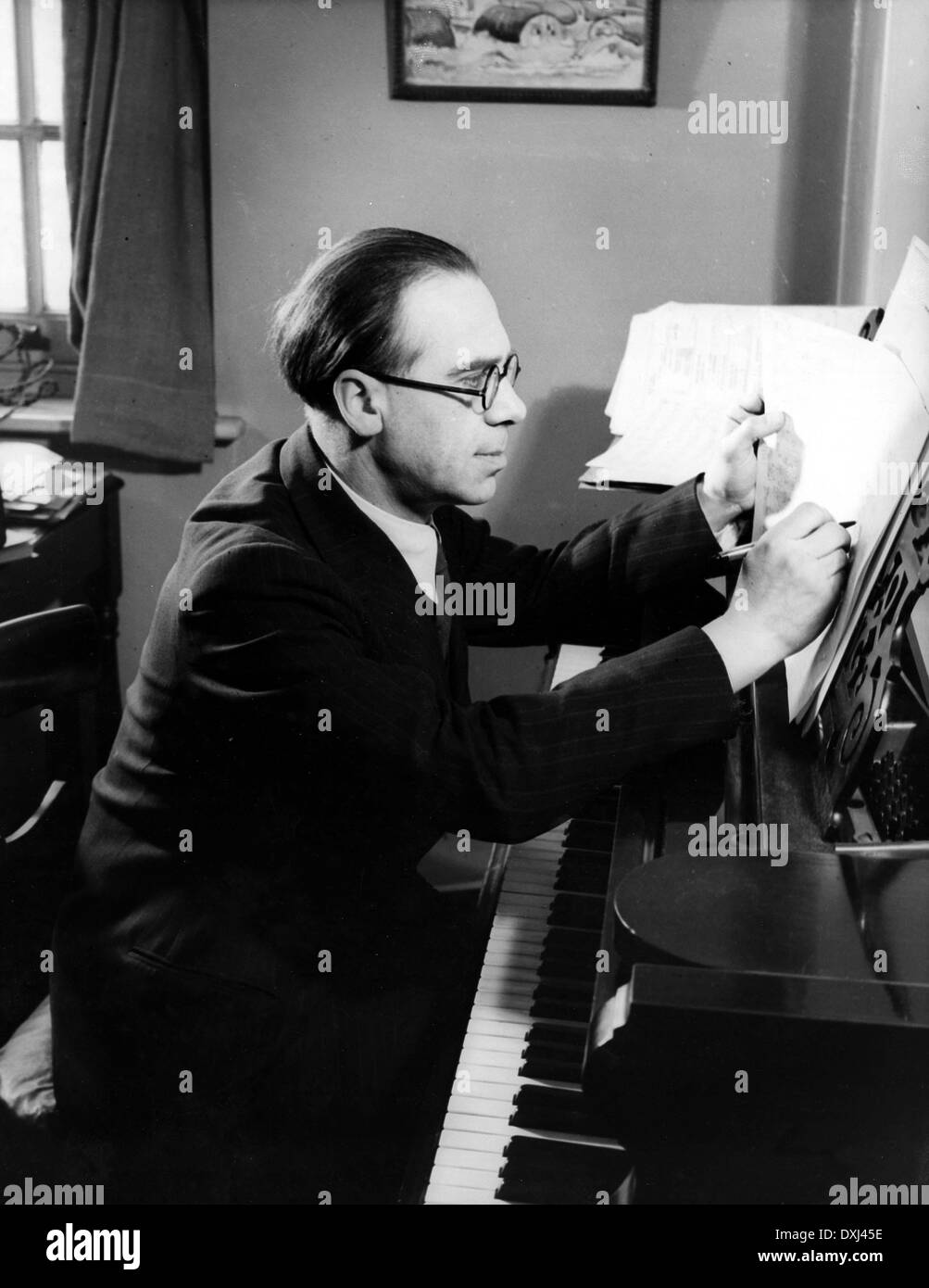 William alwyn hi-res stock photography and images - Alamy