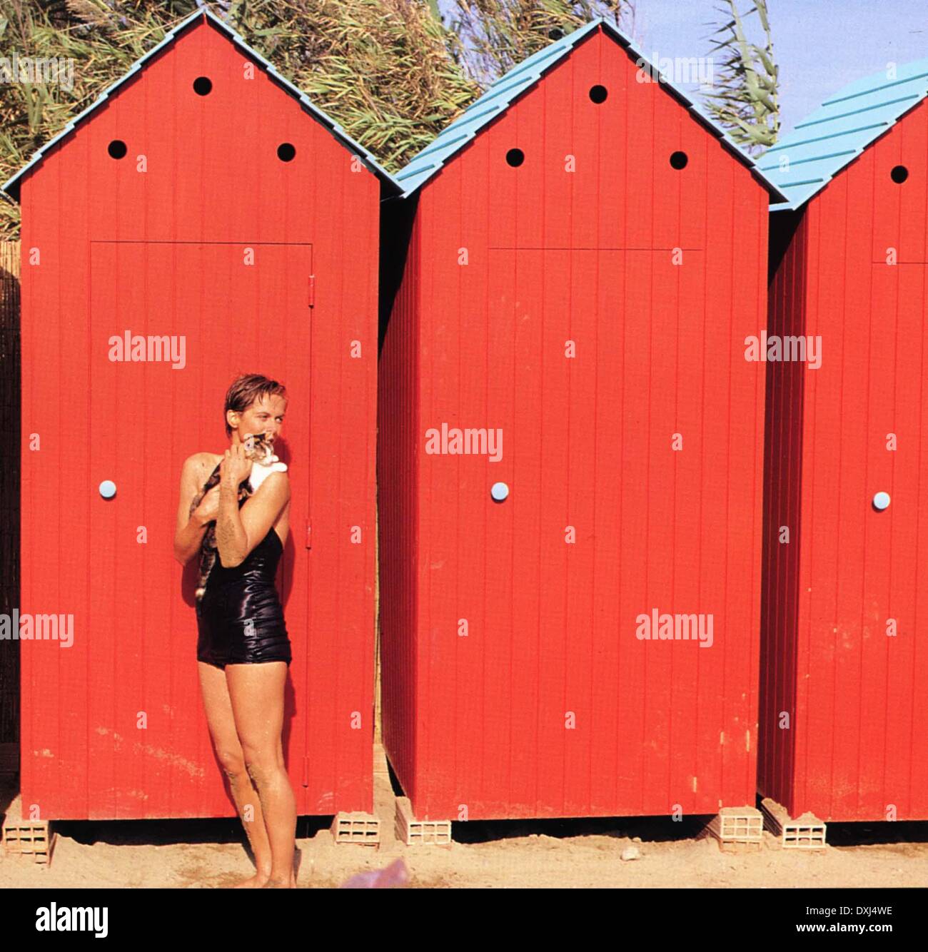 UNE HOMME ET DEUX FEMMES Stock Photo - Alamy