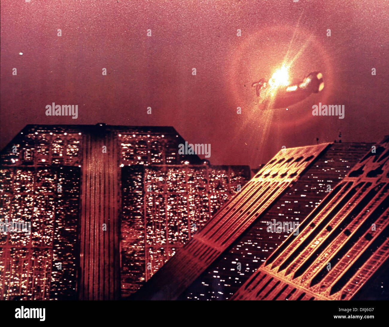 Blade runner 1982 film still hi-res stock photography and images - Alamy