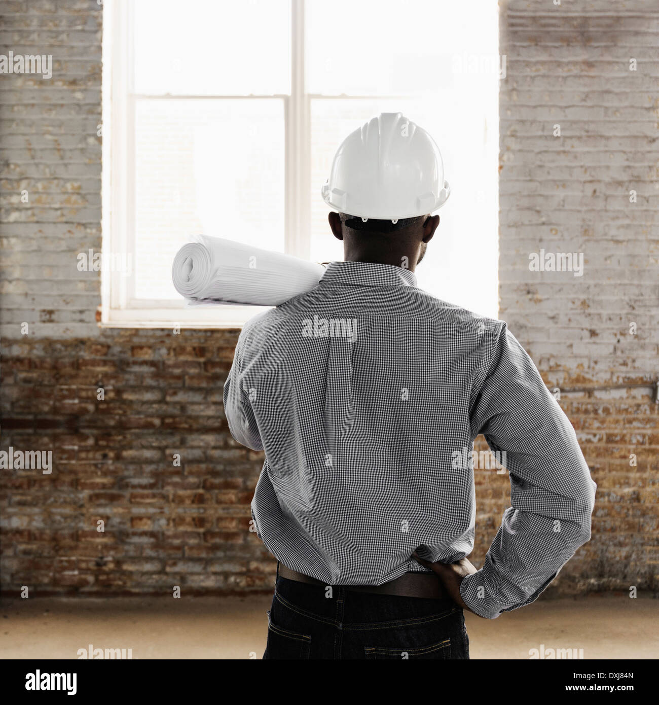 Architect wearing hard hat hi-res stock photography and images - Alamy