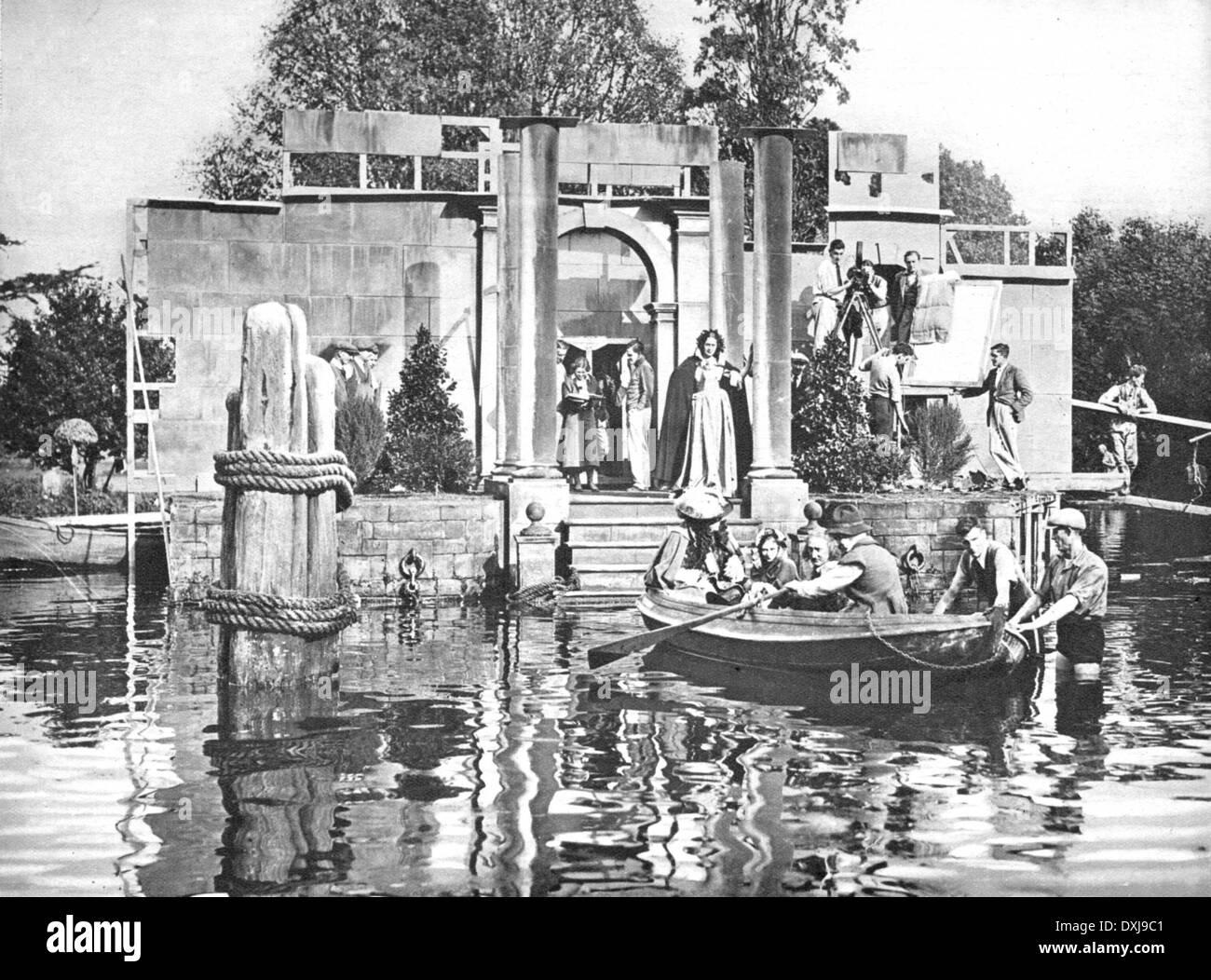 Old shepperton hi-res stock photography and images - Alamy