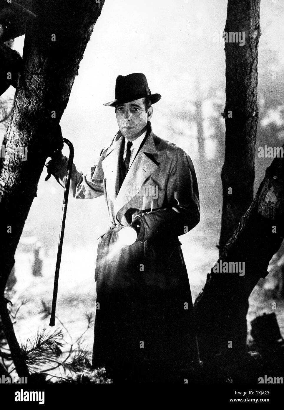 Conflict 1945 humphrey bogart hi-res stock photography and images - Alamy