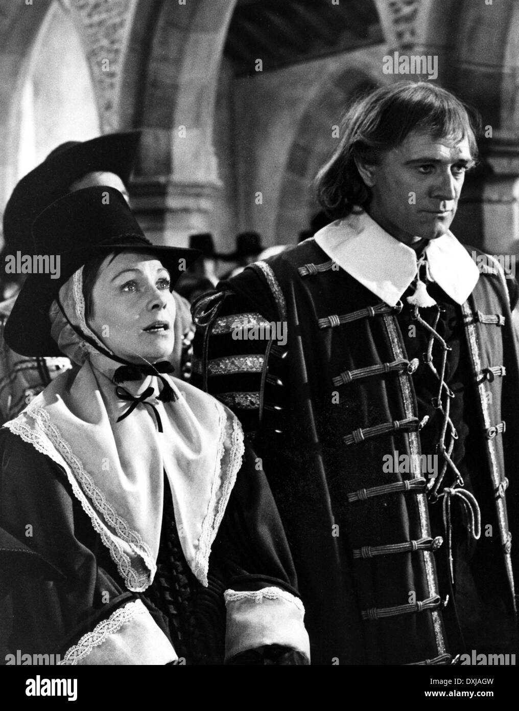 CROMWELL (BR1970) ZENA WALKER, RICHARD HARRIS Stock Photo - Alamy