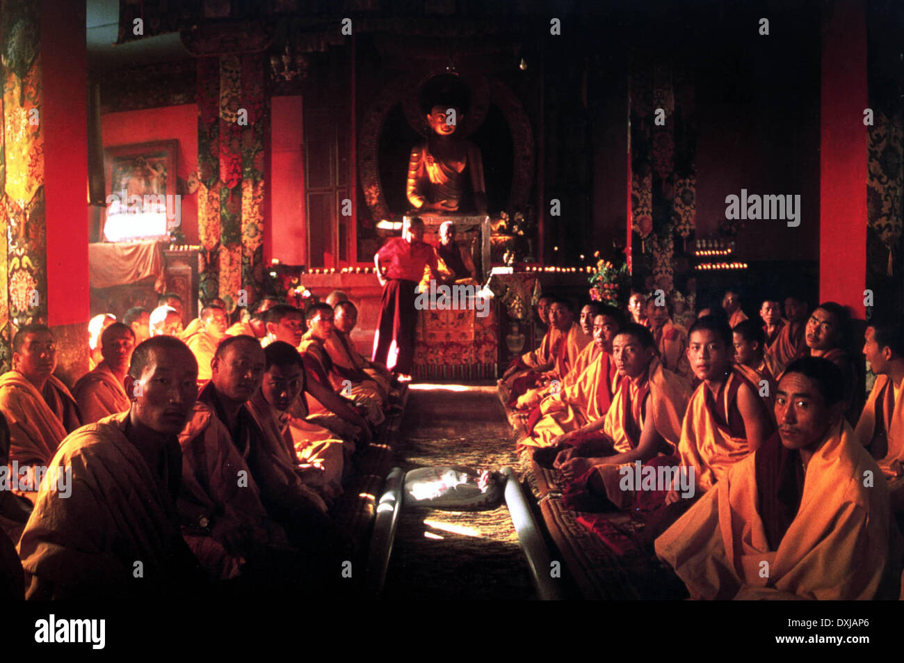 The cup 1999 movie hi-res stock photography and images - Alamy