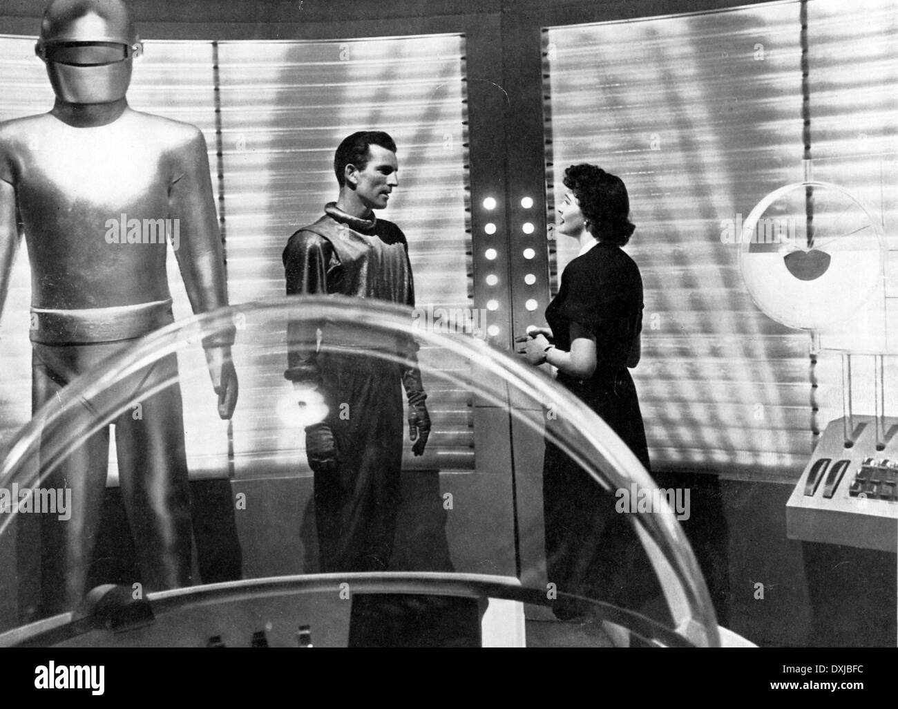 THE DAY THE EARTH STOOD STILL Stock Photo - Alamy