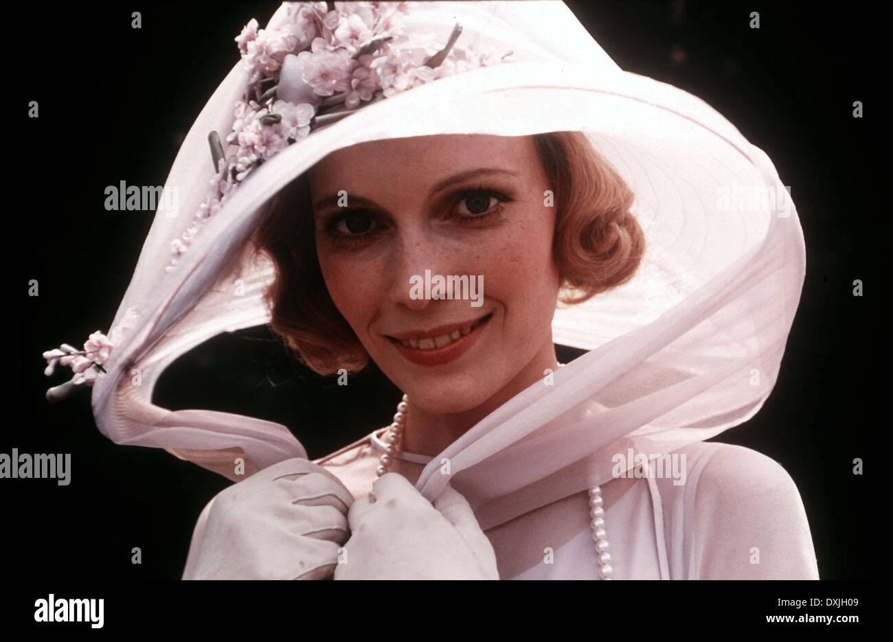 Young Mia Farrow Great Gatsby