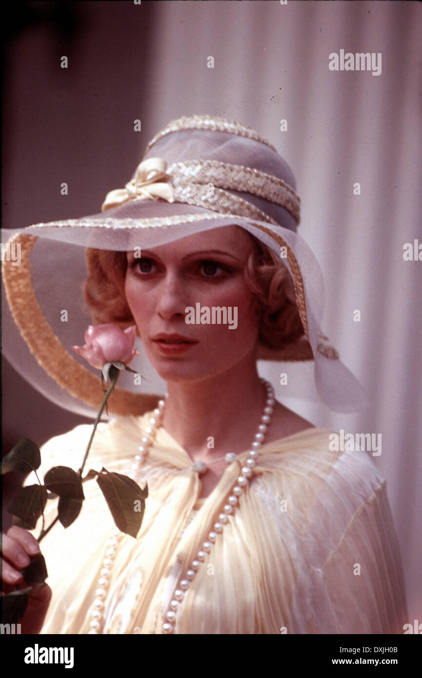 Mia farrow gatsby hi-res stock photography and images - Alamy