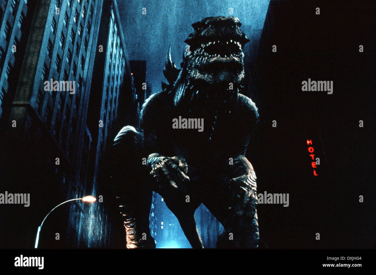 Godzilla 1998 hi-res stock photography and images - Alamy