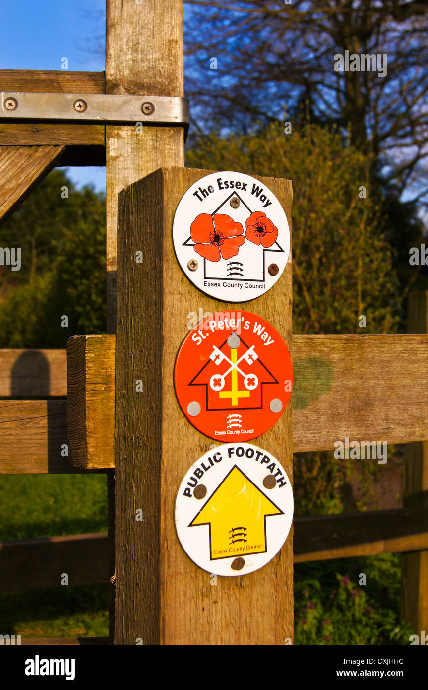 Footpath sign, St. Peter's way and Essex Way, Chipping Ongar, Essex ...