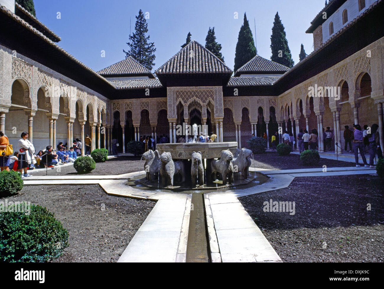 Fountain lions alhambra palace hi-res stock photography and images - Alamy