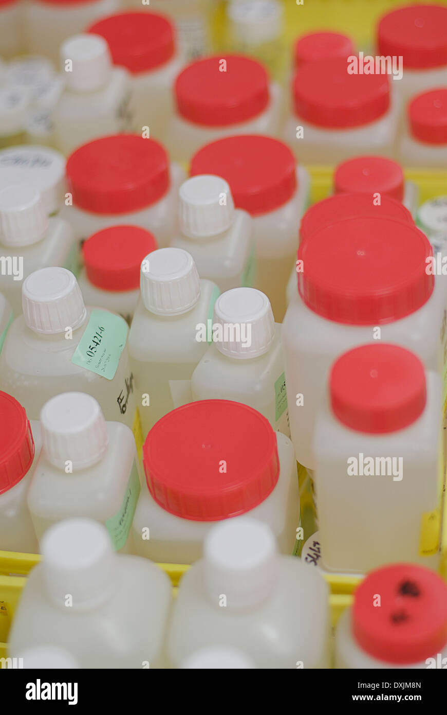 Sample containers hi-res stock photography and images - Alamy