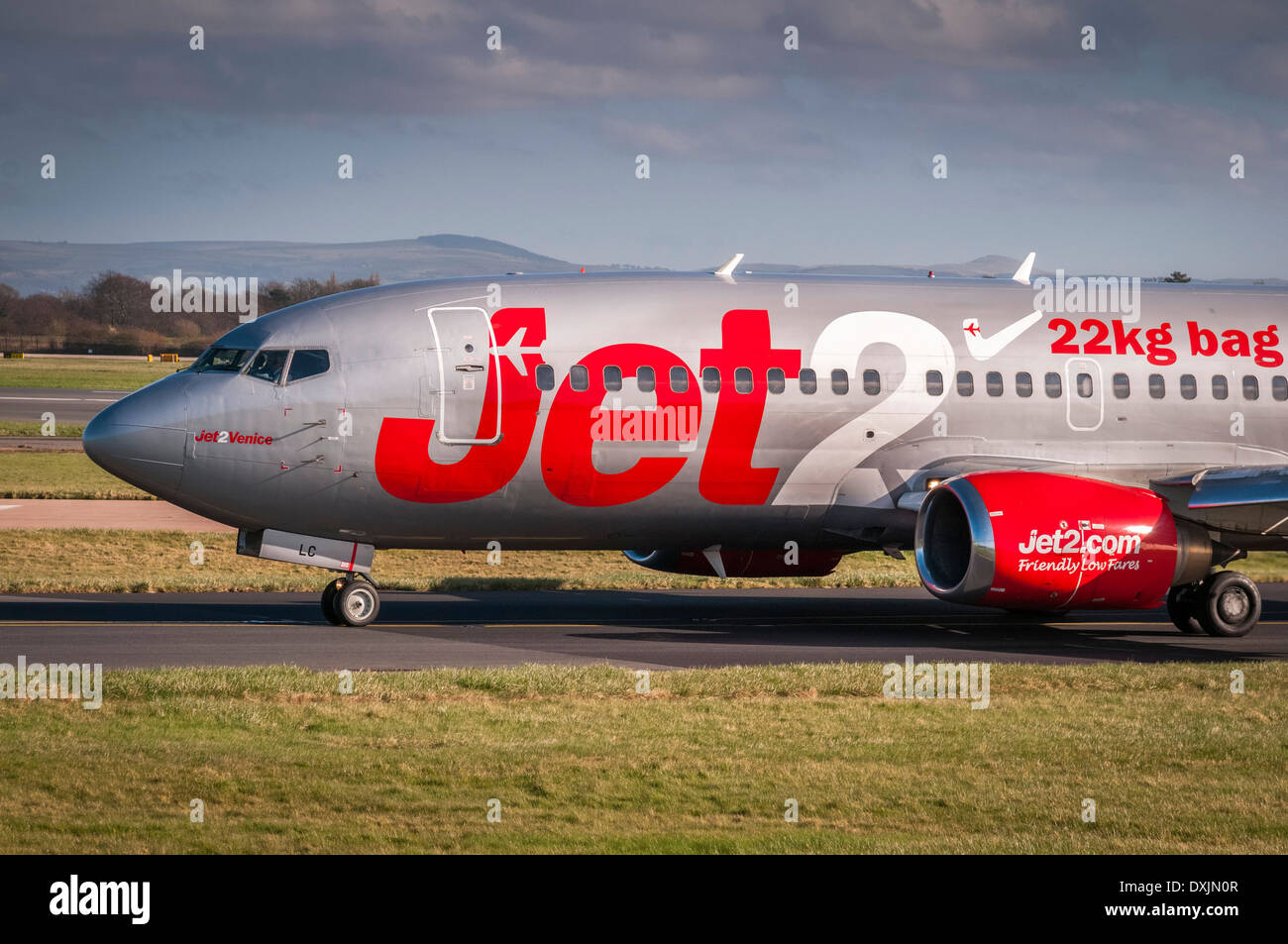Jet2 plane hi-res stock photography and images - Alamy