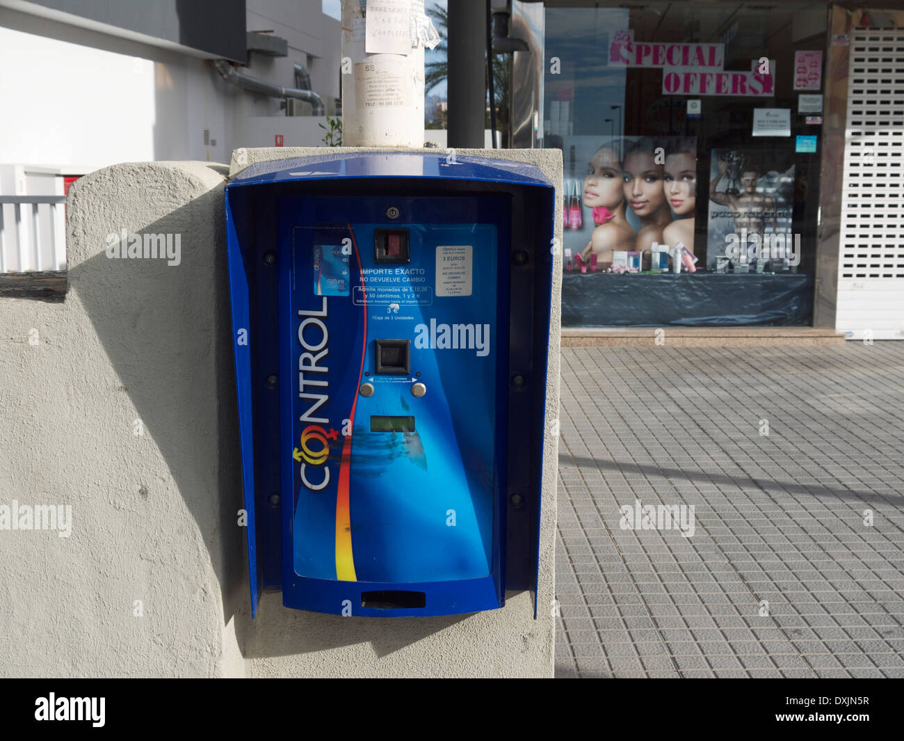 Pay display parking meter hi-res stock photography and images - Alamy