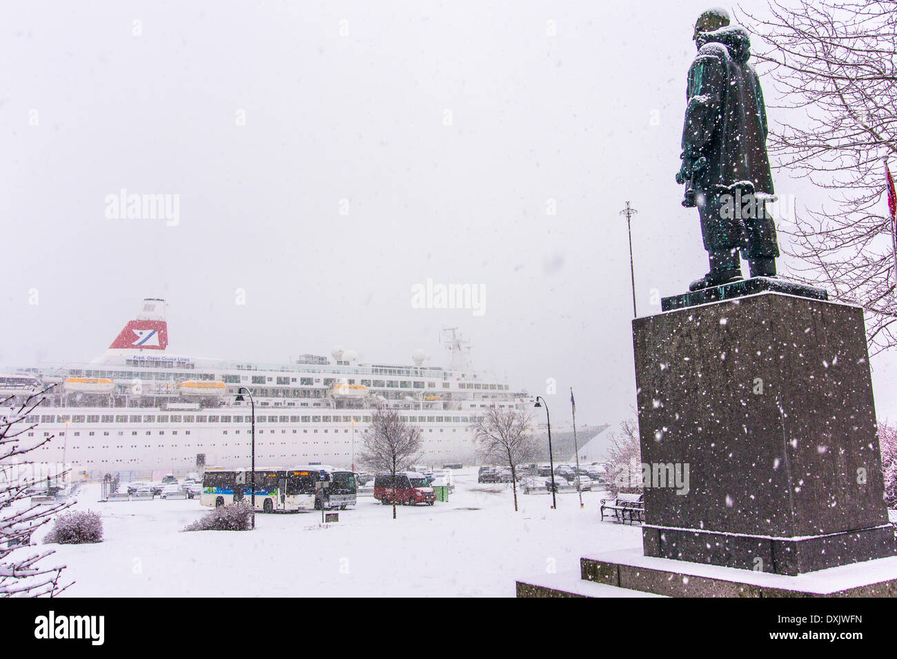 Denkmal roald amundsen hi-res stock photography and images - Alamy