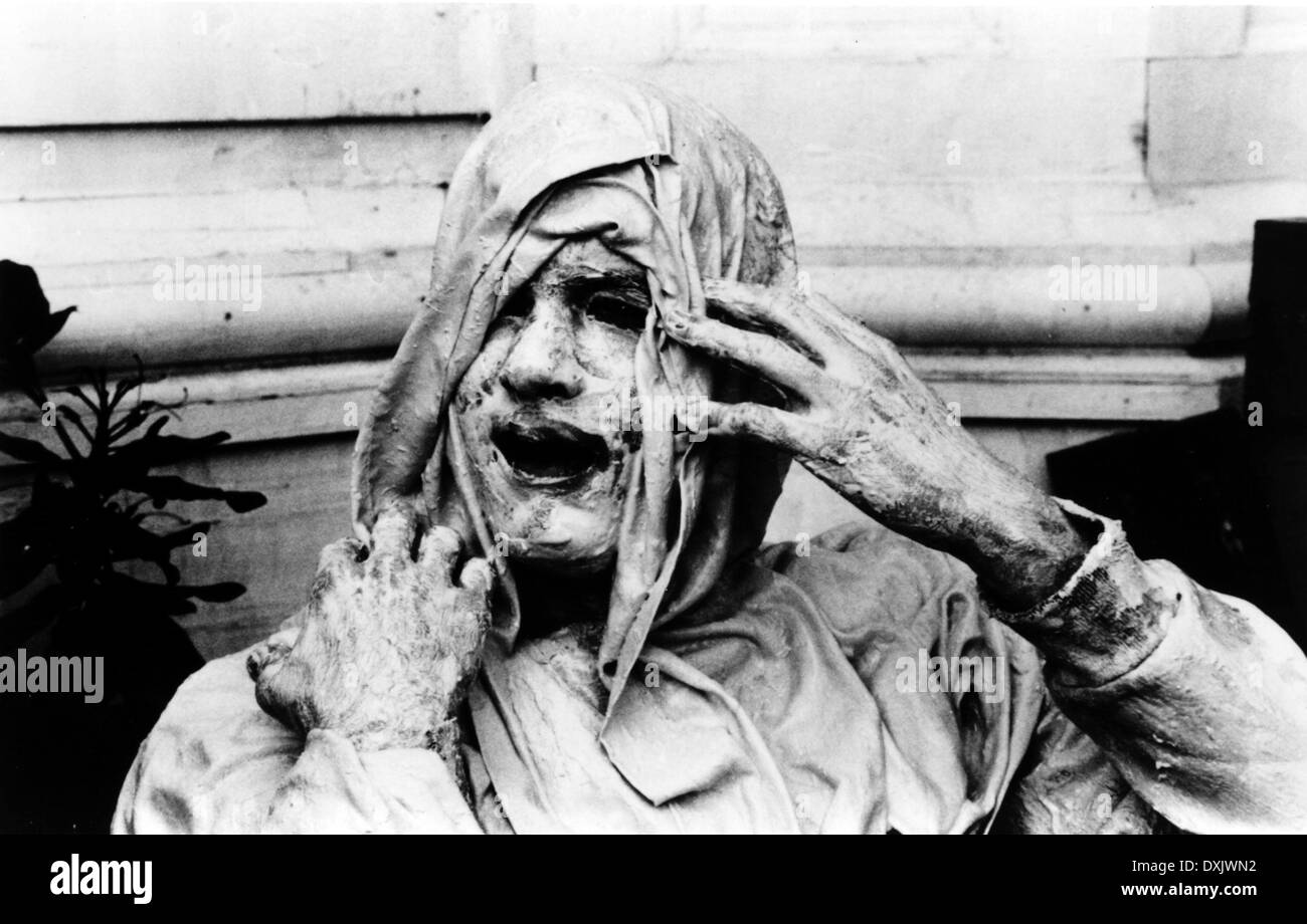 THE MONEY PIT Stock Photo - Alamy