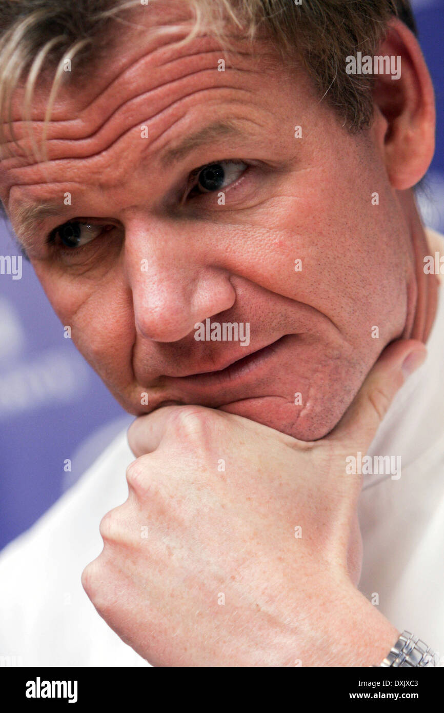 Gordon ramsay chef portrait hi-res stock photography and images - Alamy