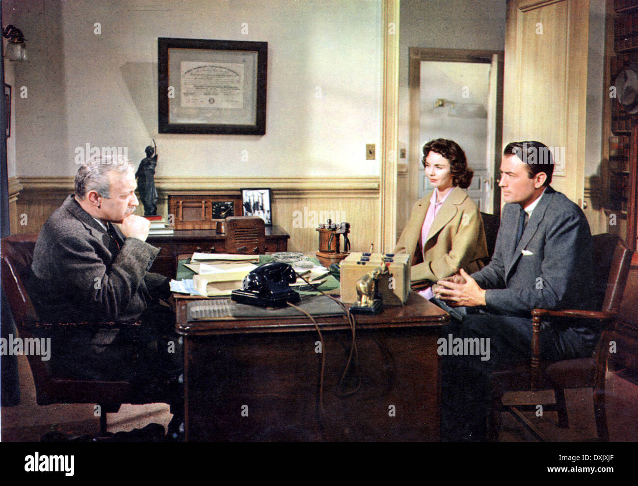 THE MAN IN THE GREY FLANNEL SUIT Stock Photo - Alamy