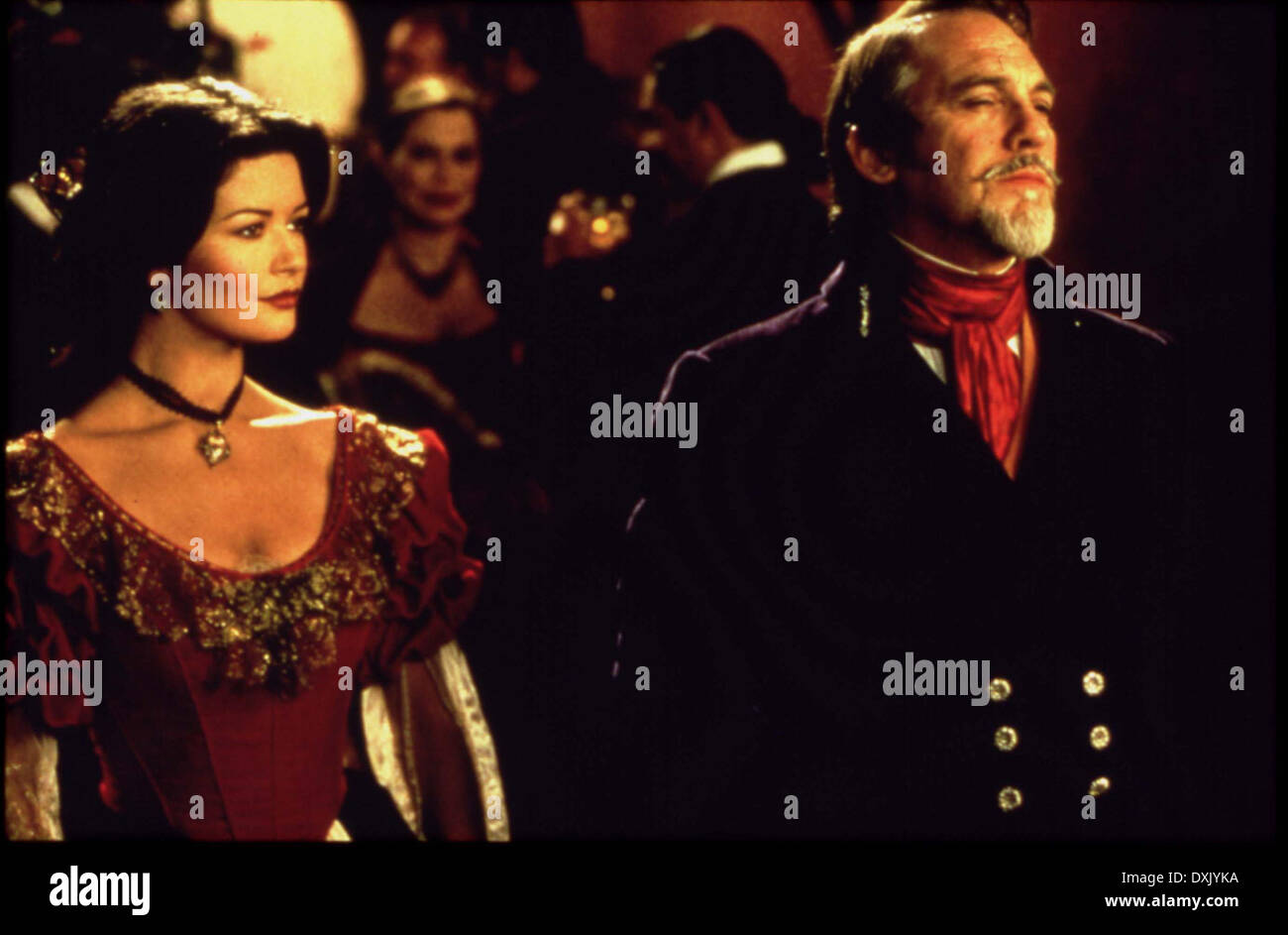 The mask of zorro 1998 hi-res stock photography and images - Alamy