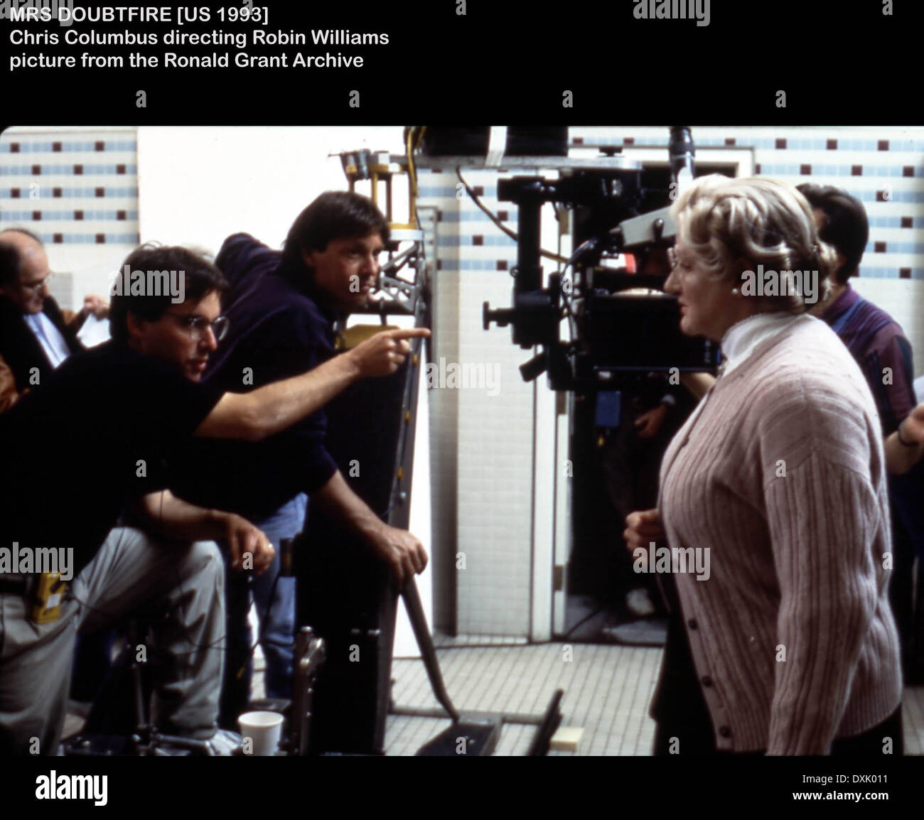 Mrs doubtfire 1993 robin williams hi-res stock photography and images ...