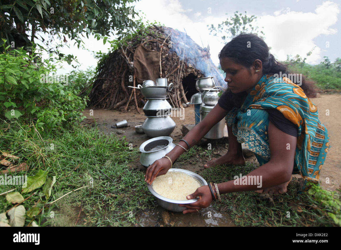 Wash rice hi-res stock photography and images - Alamy