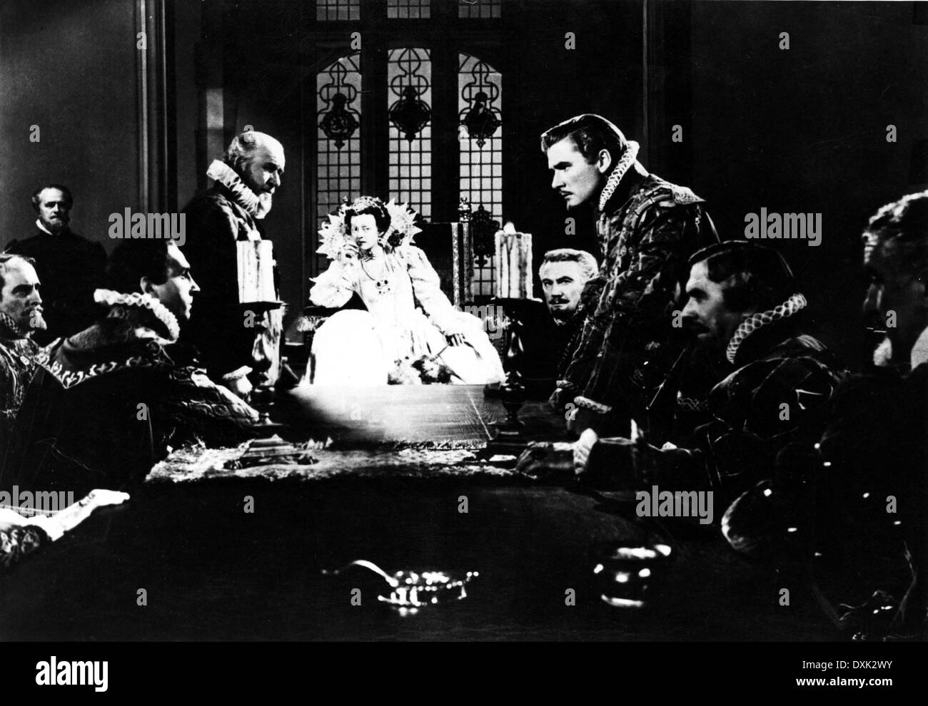 Elizabeth essex bette davis errol hi-res stock photography and images ...