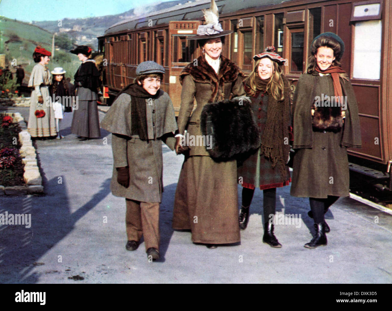 THE RAILWAY CHILDREN Stock Photo - Alamy