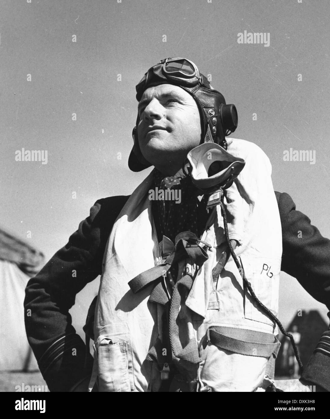 Kenneth more reach sky 1956 hi-res stock photography and images - Alamy