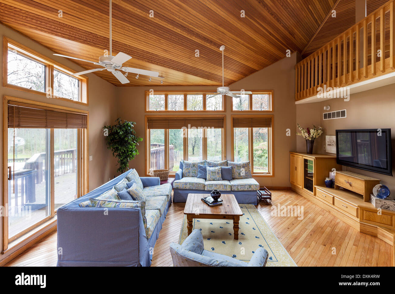 Ceiling floor hi-res stock photography and images - Alamy