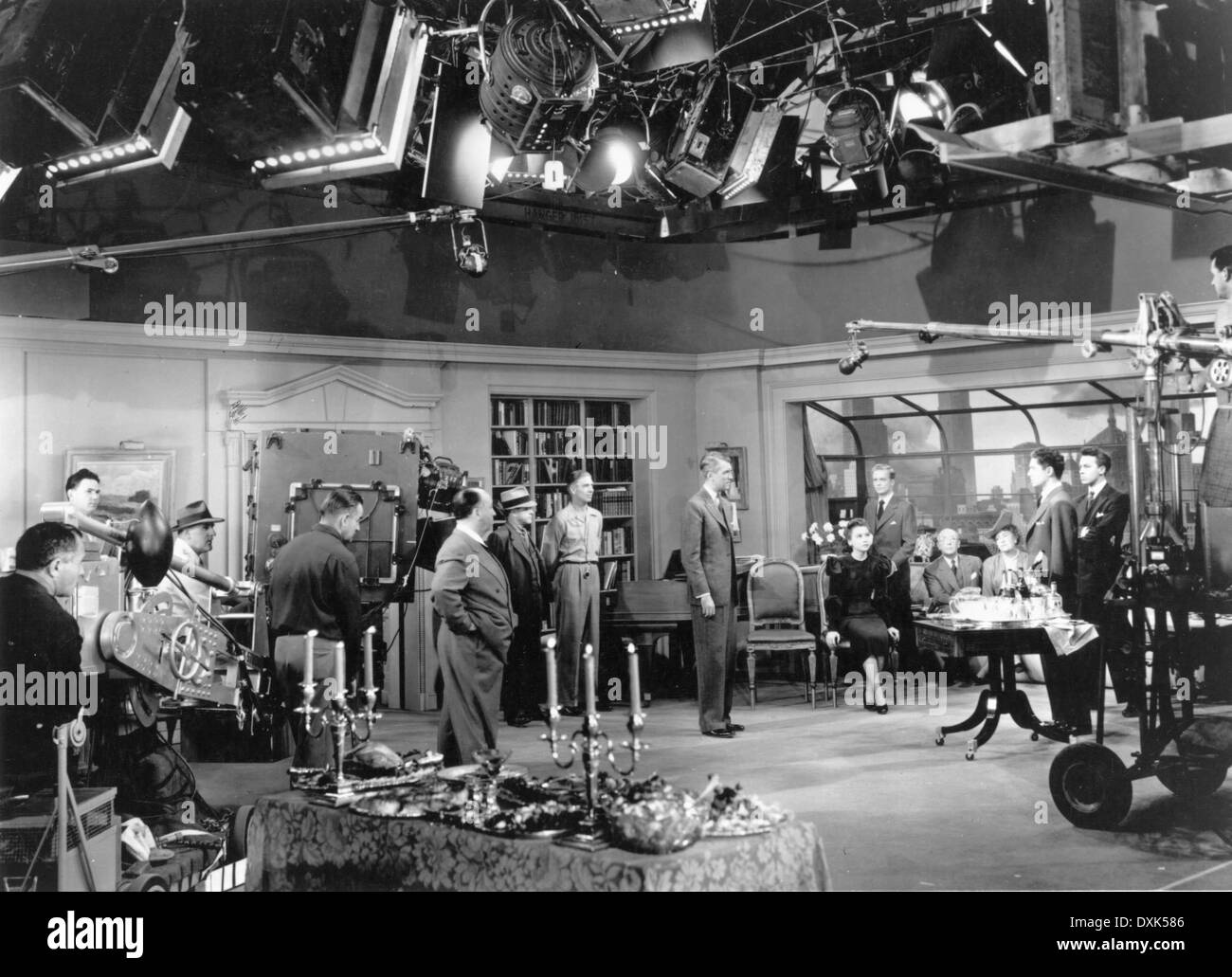 DIRECTOR ALFRED HITCHCOCK ON THE SET OF ROPE Stock Photo - Alamy