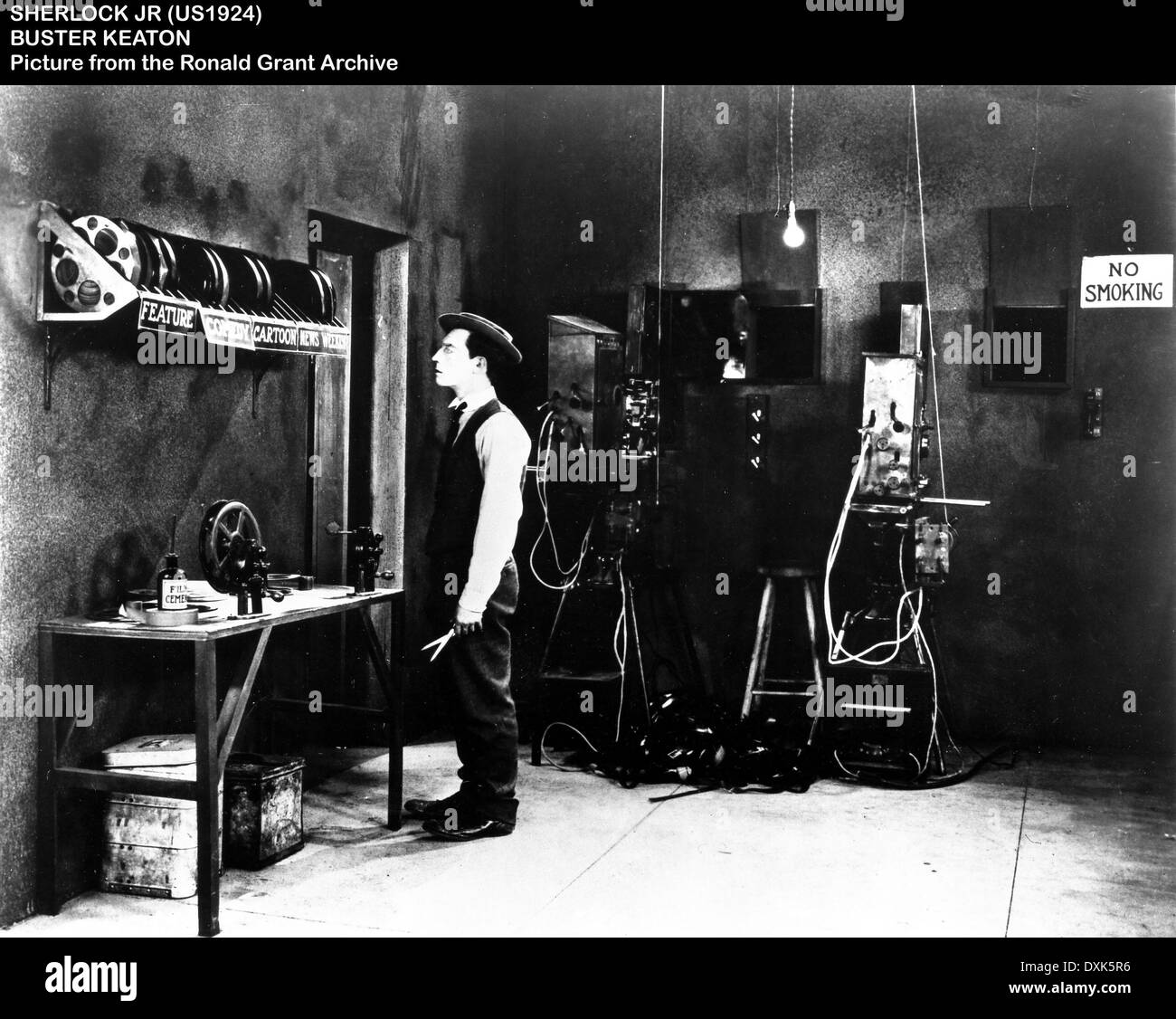 Buster keaton sherlock jr hi-res stock photography and images - Alamy