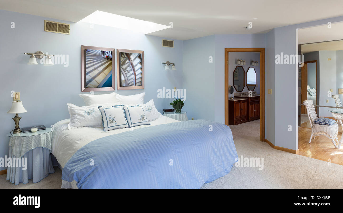 Skylight bedroom hi-res stock photography and images - Alamy