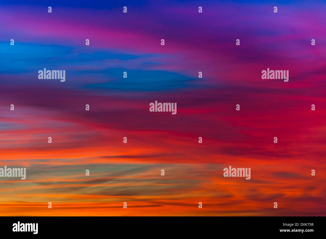 Vivid colored sunset hi-res stock photography and images - Alamy