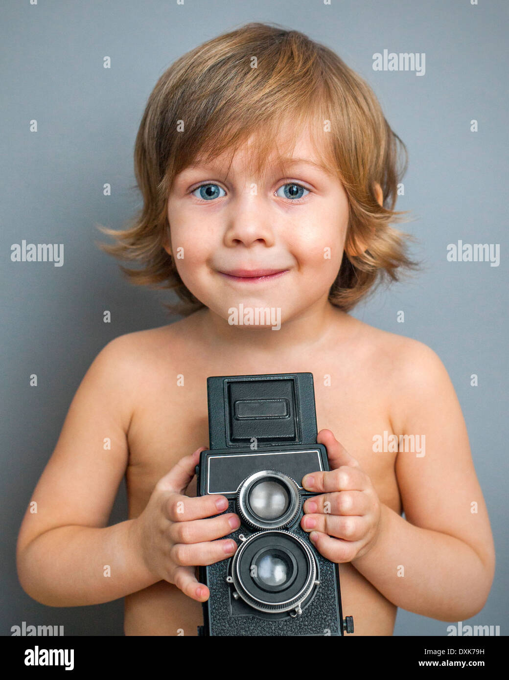 boy with an old camera Stock Photo - Alamy