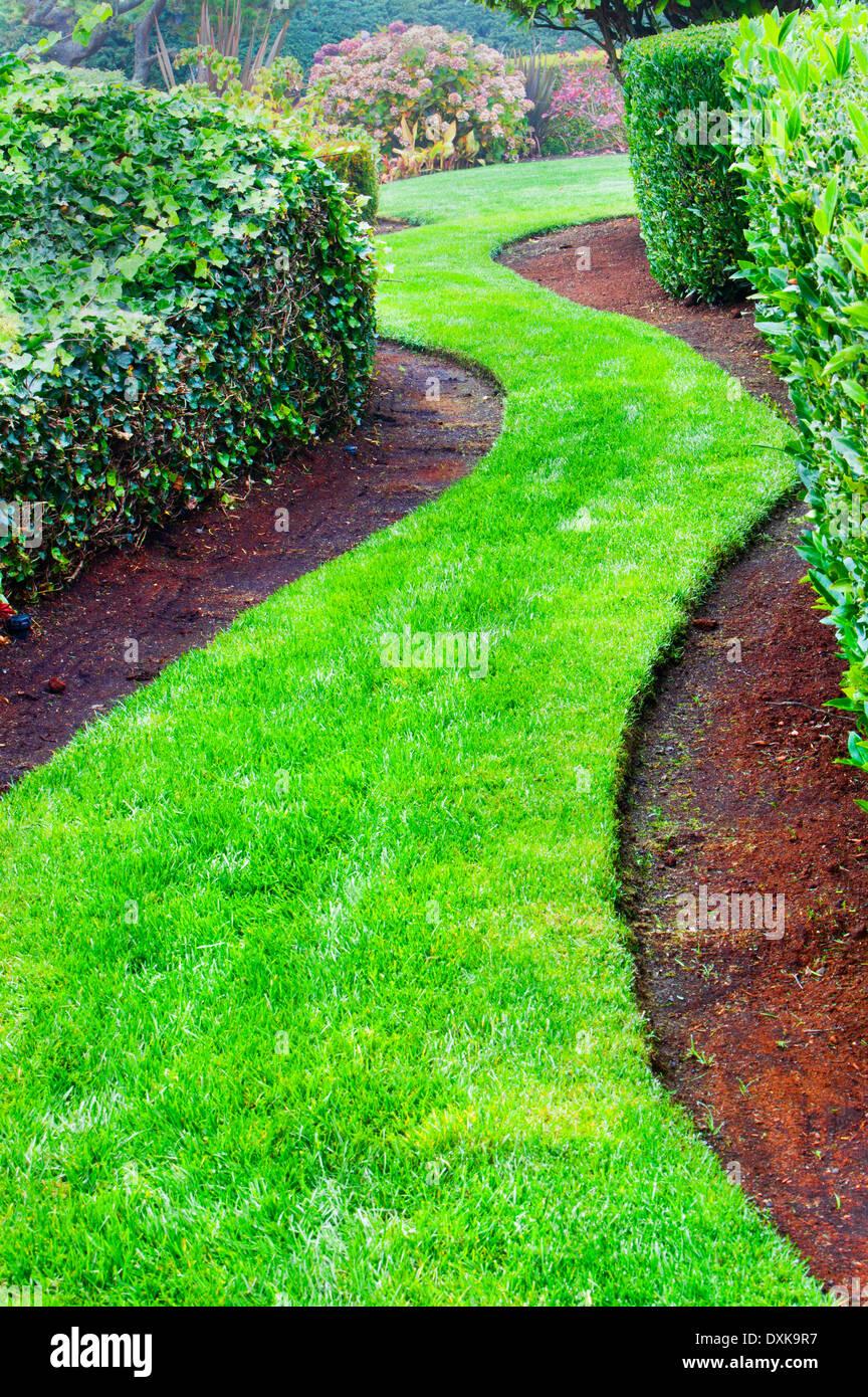 Winding garden path hi-res stock photography and images - Alamy
