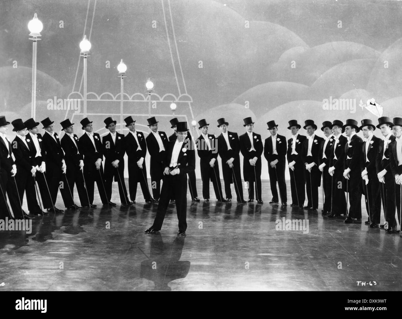 Top hat 1935 hi-res stock photography and images - Alamy